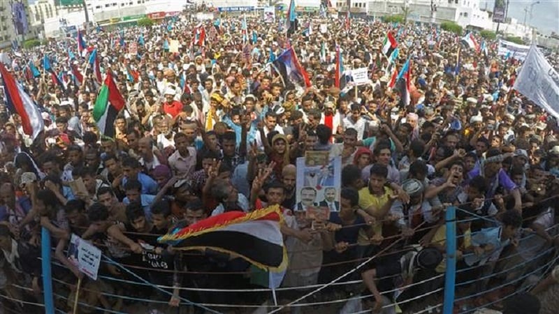 Ex-governor defies Hadi, forms autonomous body in Aden - Pars Today