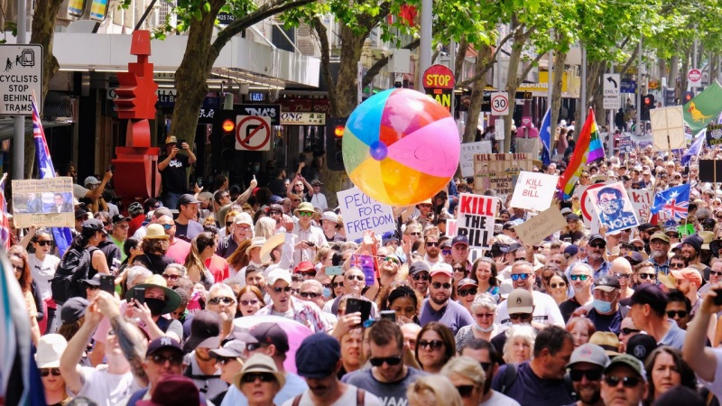 Thousands of Australian protesters rally against vaccine mandates ...