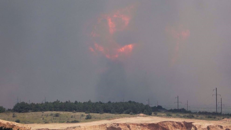 Massive fire at Crimea military site forces evacuation of over 2,000 ...